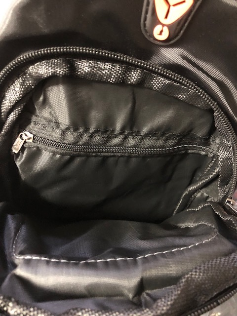 【未使用】さり気なく目立つ？///AMGロゴグレー 軽量ボディーバッグ Aクラス A45 GLB C43 E300 CLK SEC GT ゲレンデ S63 C63の落札情報詳細 - Yahoo ...