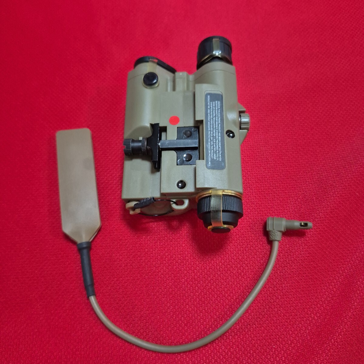 【目立った傷や汚れなし】美品/SOMO GEAR製 AN/PEQ-15 LA5C UHP ATPIAL レプリカ ホワイト LED IR ...