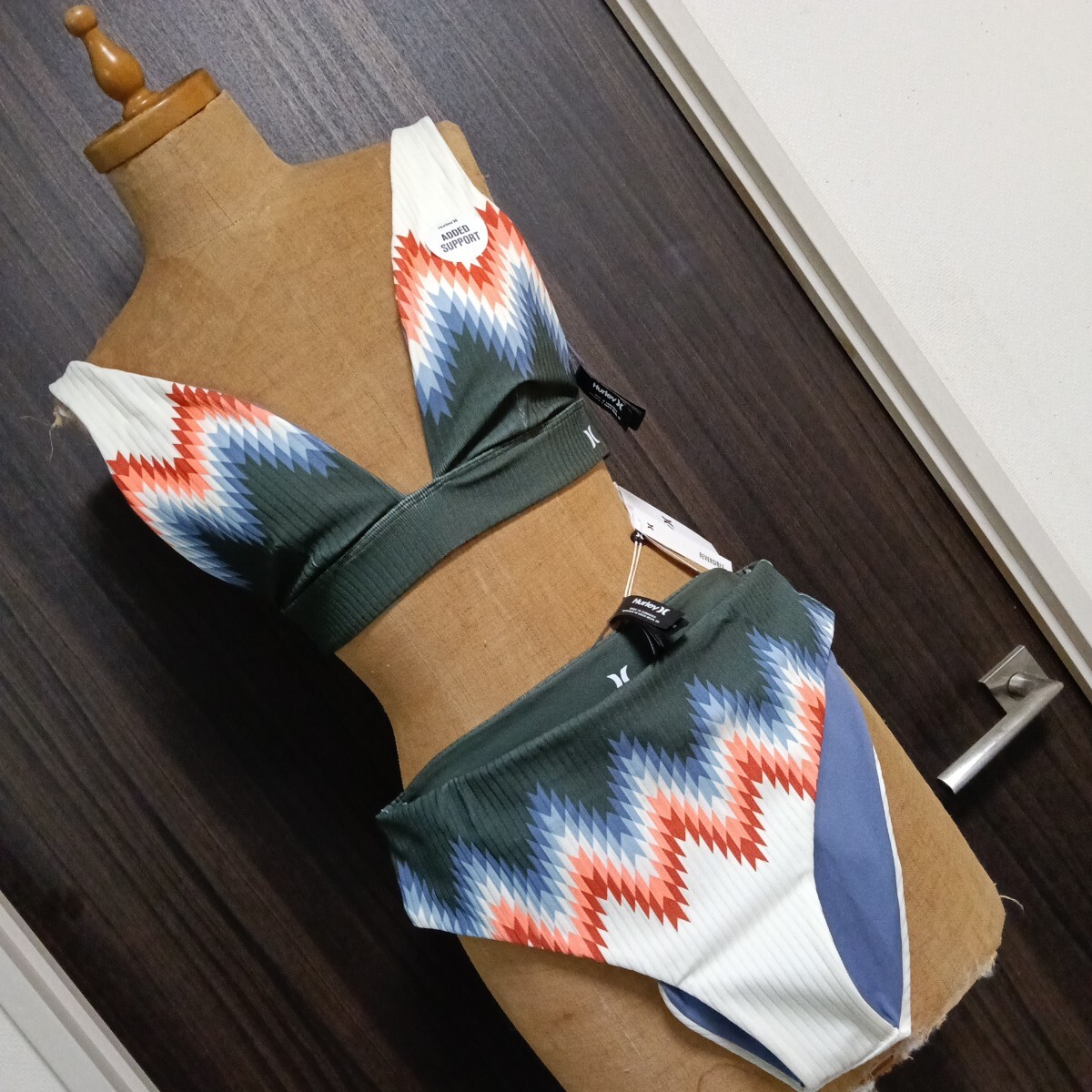 【未使用】新品タグ付きHurley リバーシブル ビキニ水着PLAYA SURF TOP レディースМサイズ ハーレー W PLAYA ADJ ...