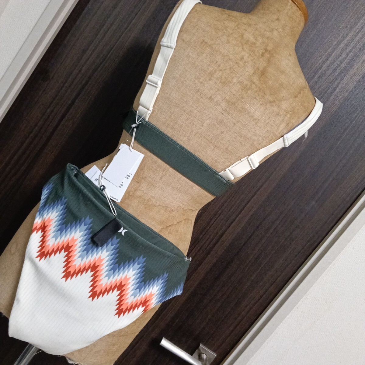 【未使用】新品タグ付きHurley リバーシブル ビキニ水着PLAYA SURF TOP レディースМサイズ ハーレー W PLAYA ADJ ...