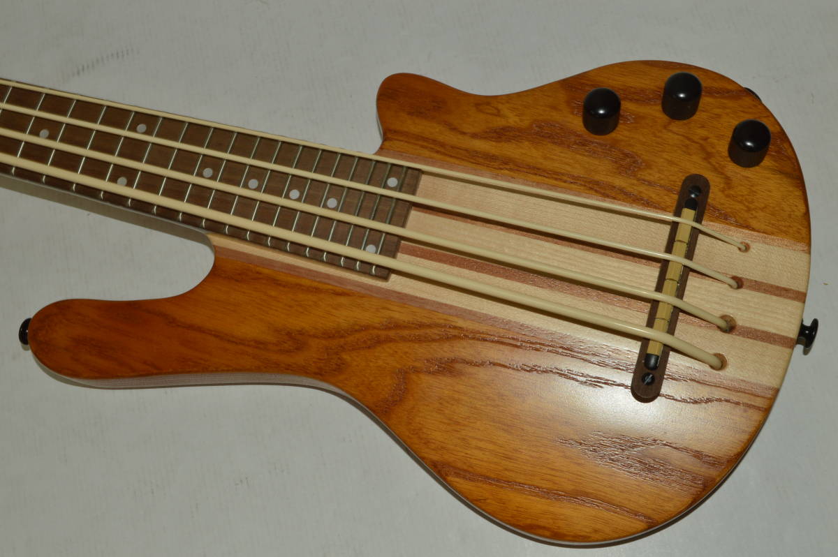 47Ldd 【中古美品】 MAHALO ソリッドボディ ウクレレベース MEB1 TBR マハロ キクタニミュージック トランスペアレント ...