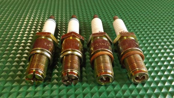 【新品】C103 【送料無料！】新品 NGK レーシングプラグ 4本 BUR9EQ R4468A-10 各2本 ロータリーエンジン 13B 12A 13A FC3S FD3Sの落札情報詳細 ...