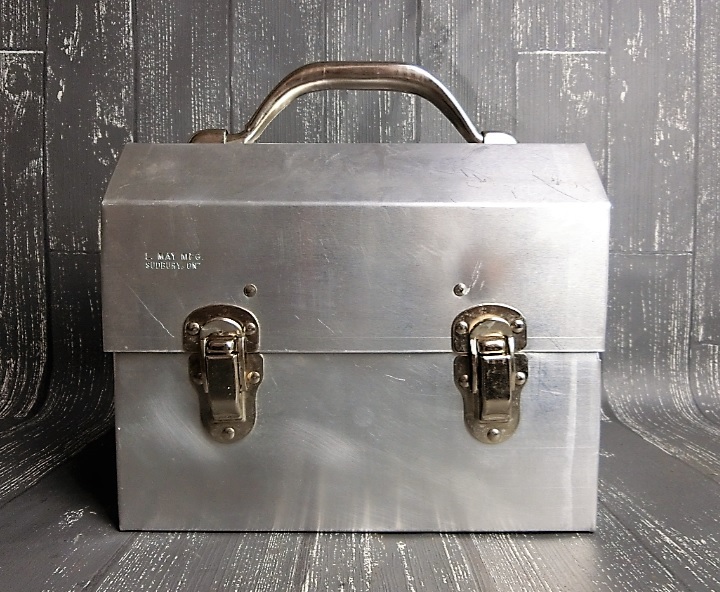 【新品】★★超レア！奇跡的新品！Sサイズ！カナダ製ビンテージ 炭鉱夫のランチボックス Vintage L May MFG Aluminum ...
