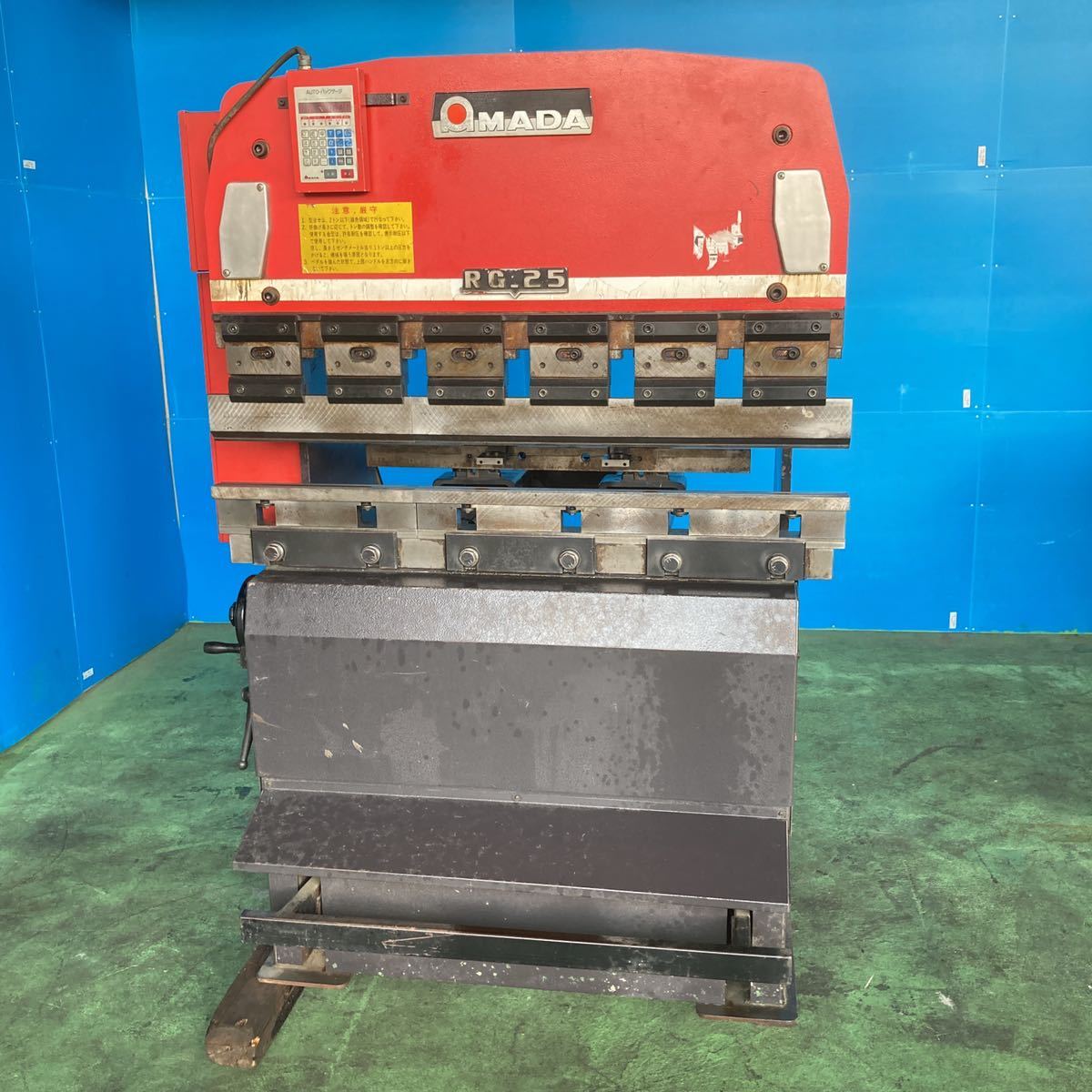 N-794 アマダ AMADA ベンダー 型式RG25 動作確認済み 引き取り限定 プレスブレーキ オープンハイト370mm テーブル長さ ...